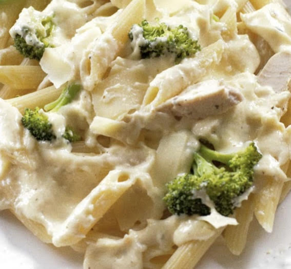 Pasta Penne Con Pollo Y Alfredo Pasta Penne Con Pollo Y Champiñones